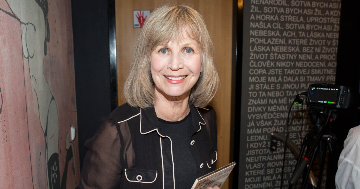 Další utajená svatba: Herečka Jitka Molavcová se vdala | Aplausin.cz