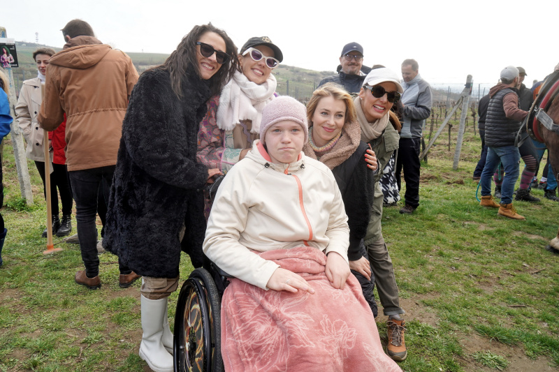 SuperStar Ali Amiri, alias perský princ, pracoval na moravské vinici ...